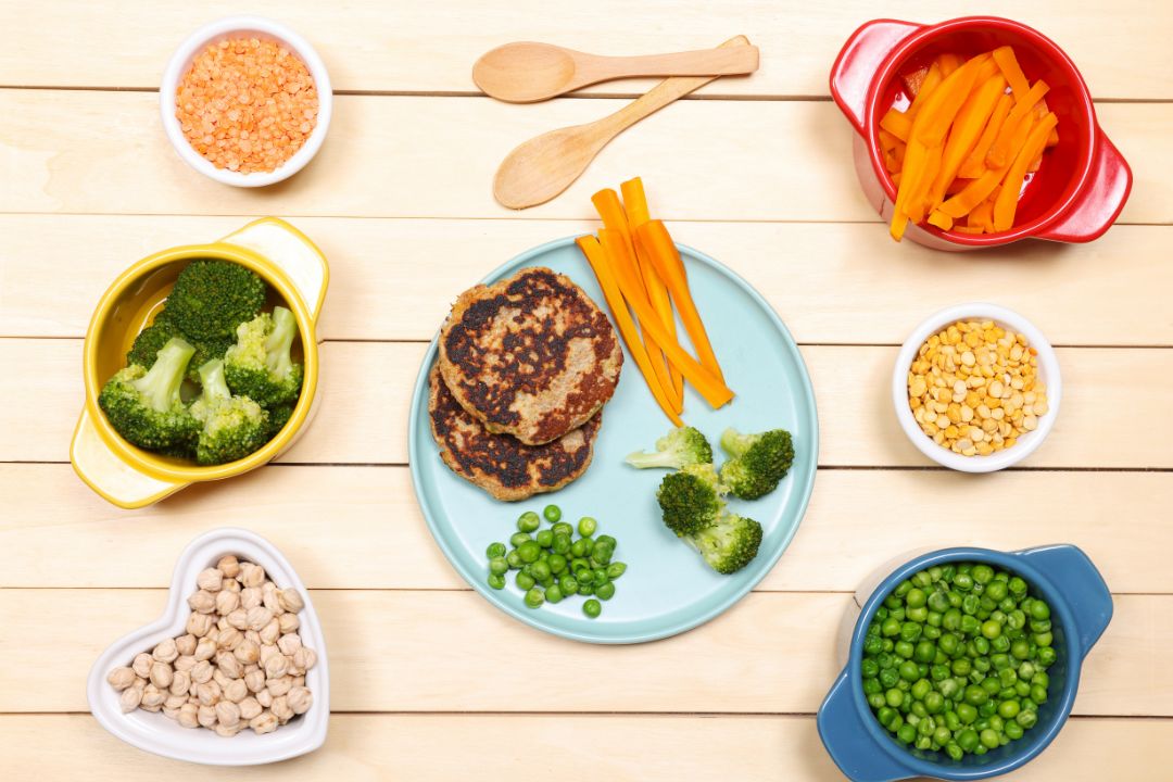 Baby's First Solid Foods: A Guide to Nourishing Development ...